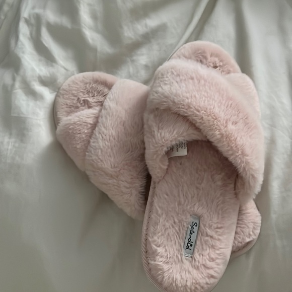 Splendid | Shoes | Fluffy Pink House Slippers | Poshmark
